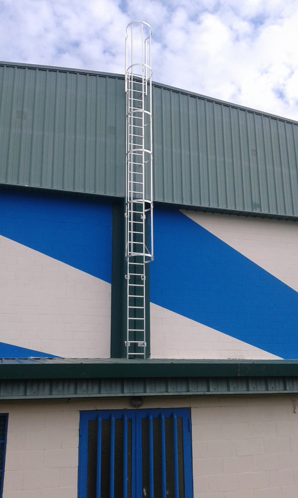 ESCALA DE ACCESO HOMOLOGADA CONFORME UNE 14122-4 , DE ALUMINIO PARA ...