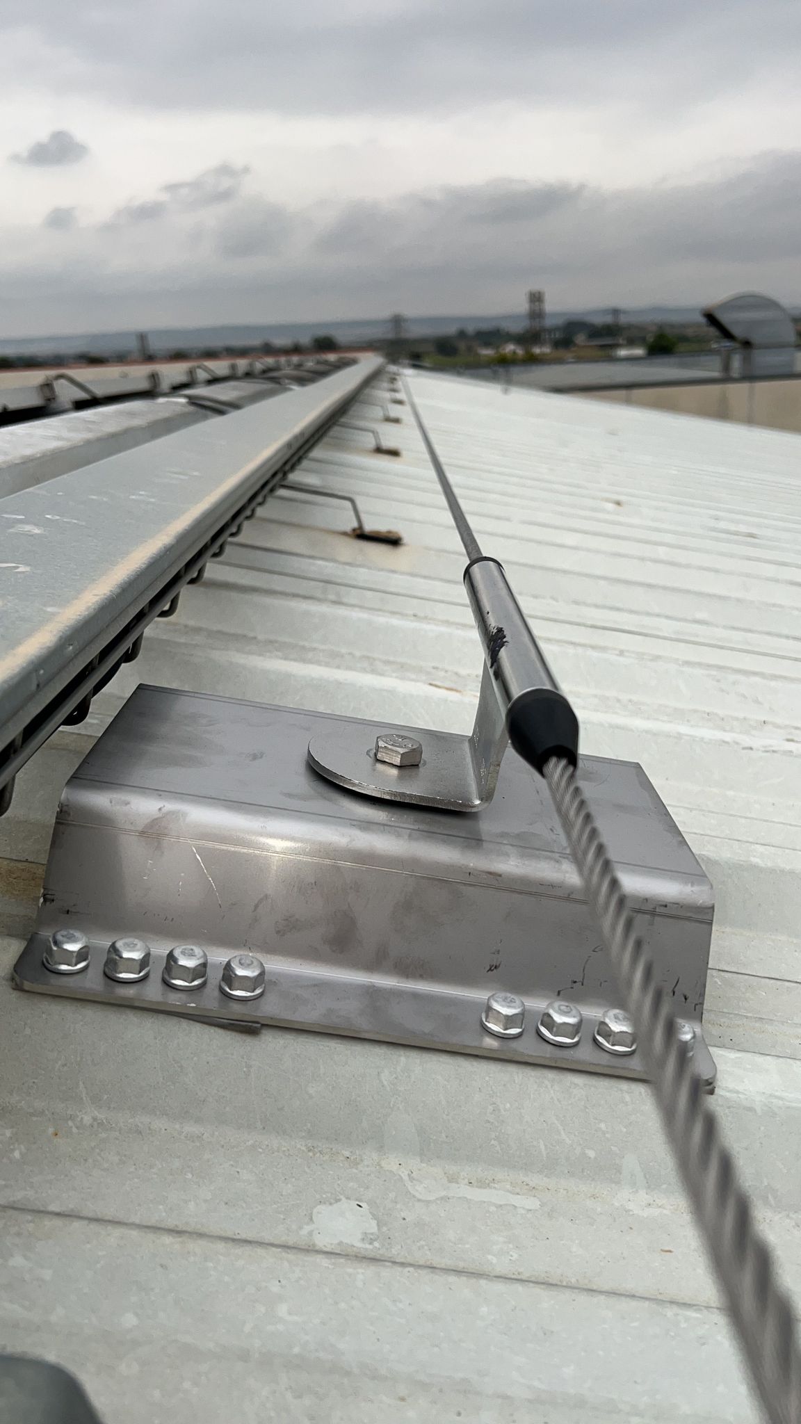 LINEA DE VIDA HOMOLOGADA UNE 795 C EN ACERO INOXIDABLE CON ABSORBEDOR ...